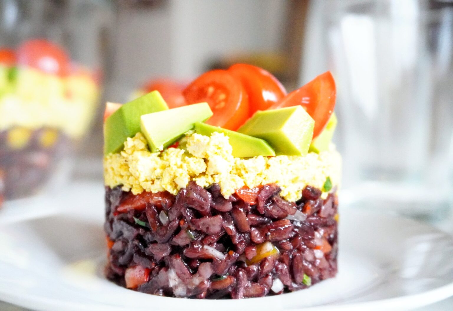 Sałatka z czarnym ryżem – wersja wegańska lub wegetariańska. - EasyVege